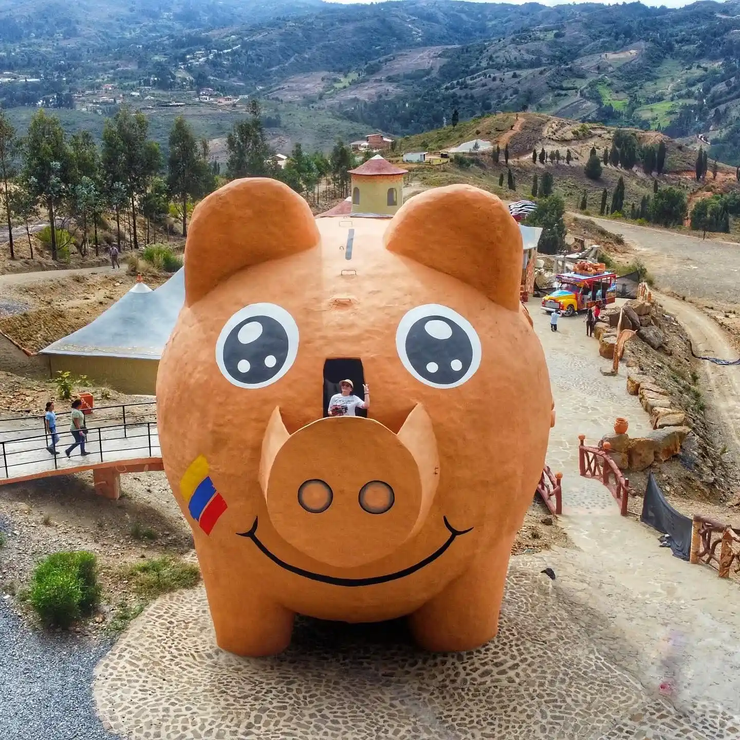 Alcancía Gigante Ráquira: Precio, opiniones y cómo llegar. 🐷